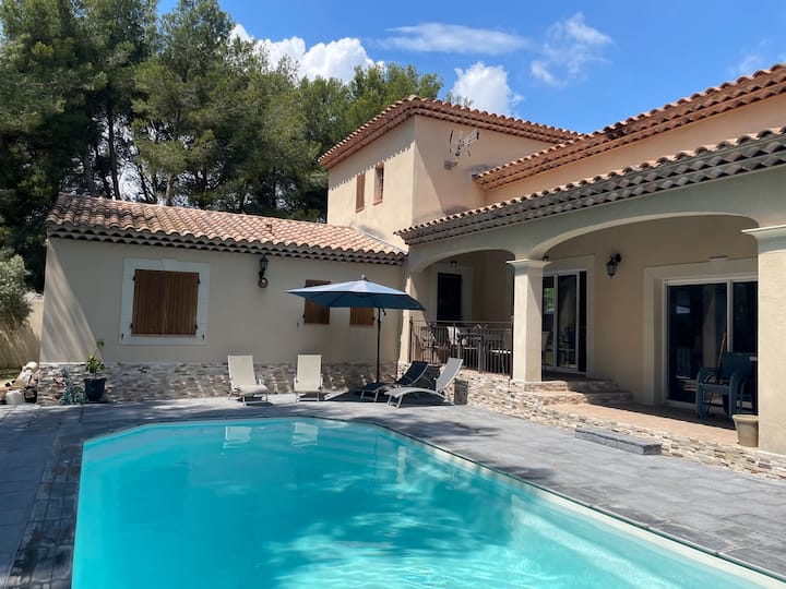 Villa Provençale Avec Piscine Chauffée Et Privée - Marignane
