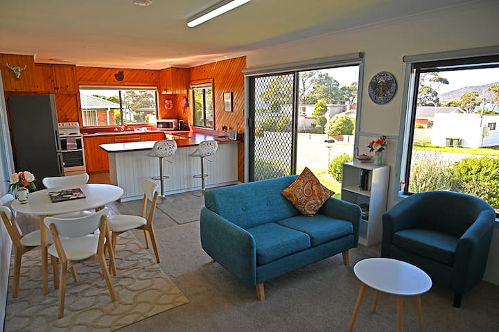Rice Pebble Cottage In Bicheno: Best Value! - Bicheno