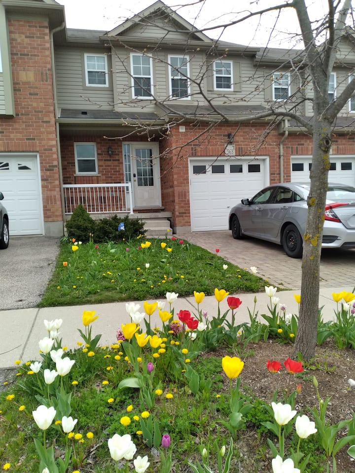 Waterloo Entire Townhouse 3 Beds 3.5 Baths - Waterloo, Ontàrio, Canadà
