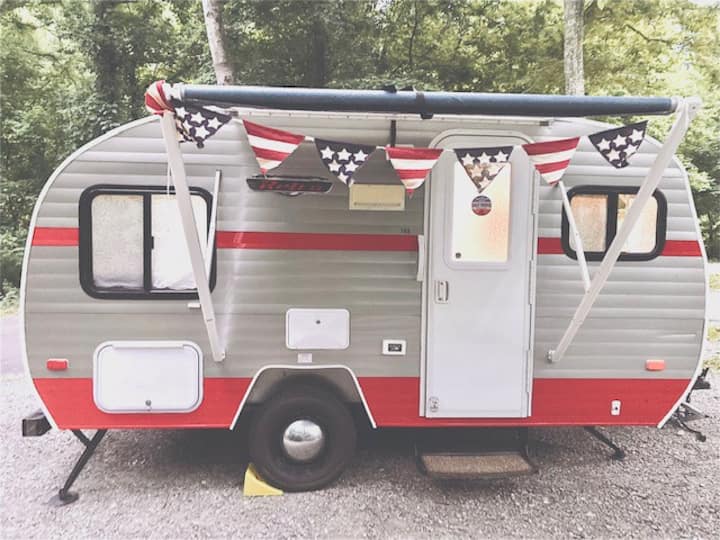 Red Retro - Maryville, TN