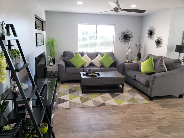 Scottsdale, Az - Contemporary Condo In The Prime Location Of Paradise Valley! - Paradise Valley, AZ