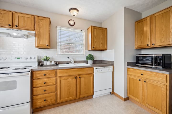 The Ranch Place - Private Home Close To New Albany - New Albany, OH