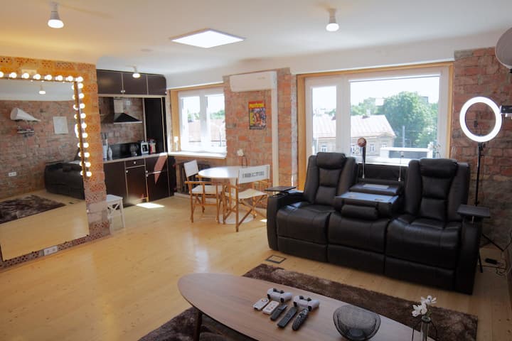 Mini Cinema & Movie Studio With Ps5 - Riga