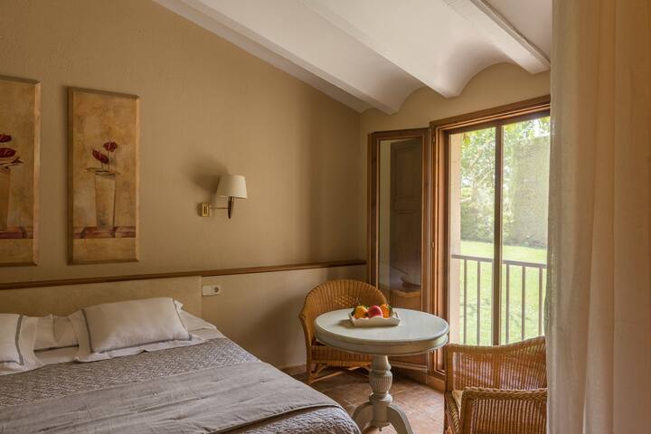 Habitación Doble Superior Con Jardín Privado. - Figueres