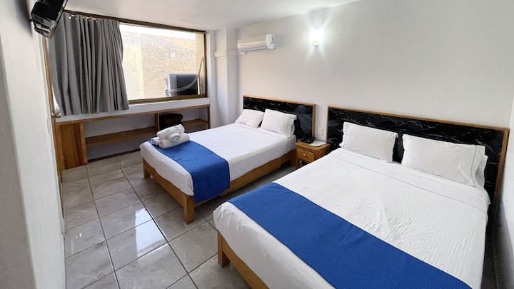 Hotel Real Gdl - Habitación Estándar Cuádruple - Guadalajara, México