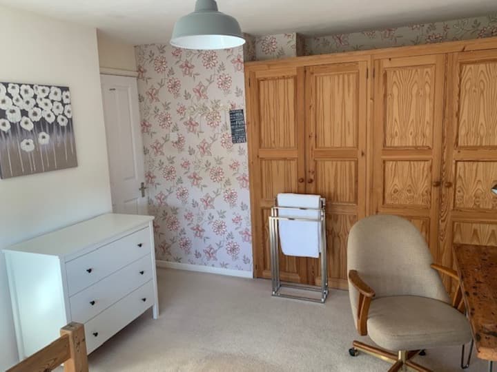 Cheltenham Gold Cup 01 - Houses for Rent in Gloucestershire, England ...