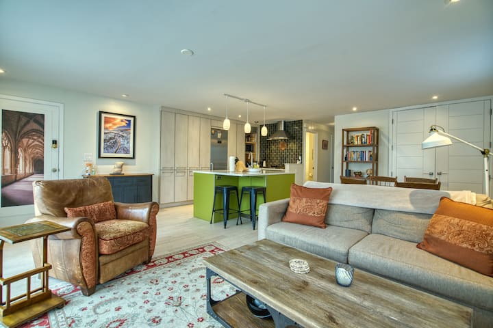 Sunny Downtown Apartment With Flatiron Views - Boulder, CO