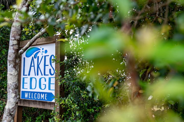 Lakes Edge - Waterfront Studio - Atherton