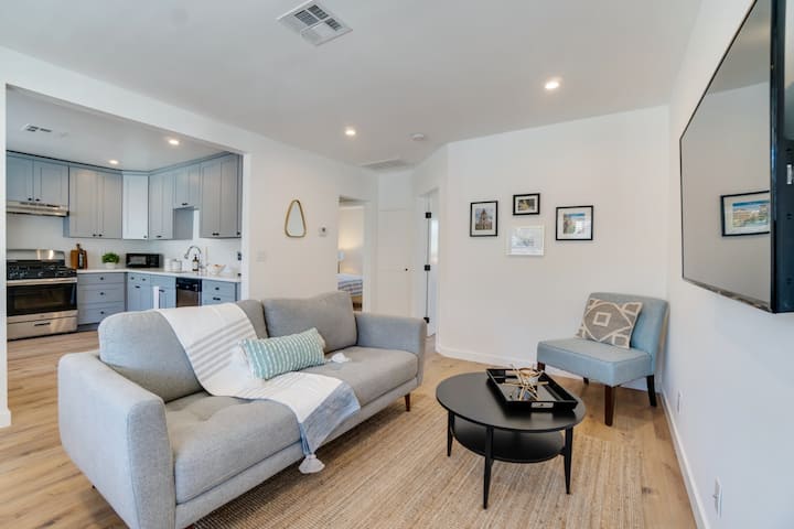 Bright 2 Br 4min To Old Town & Rose Bowl W/ Garage - Pasadena, CA