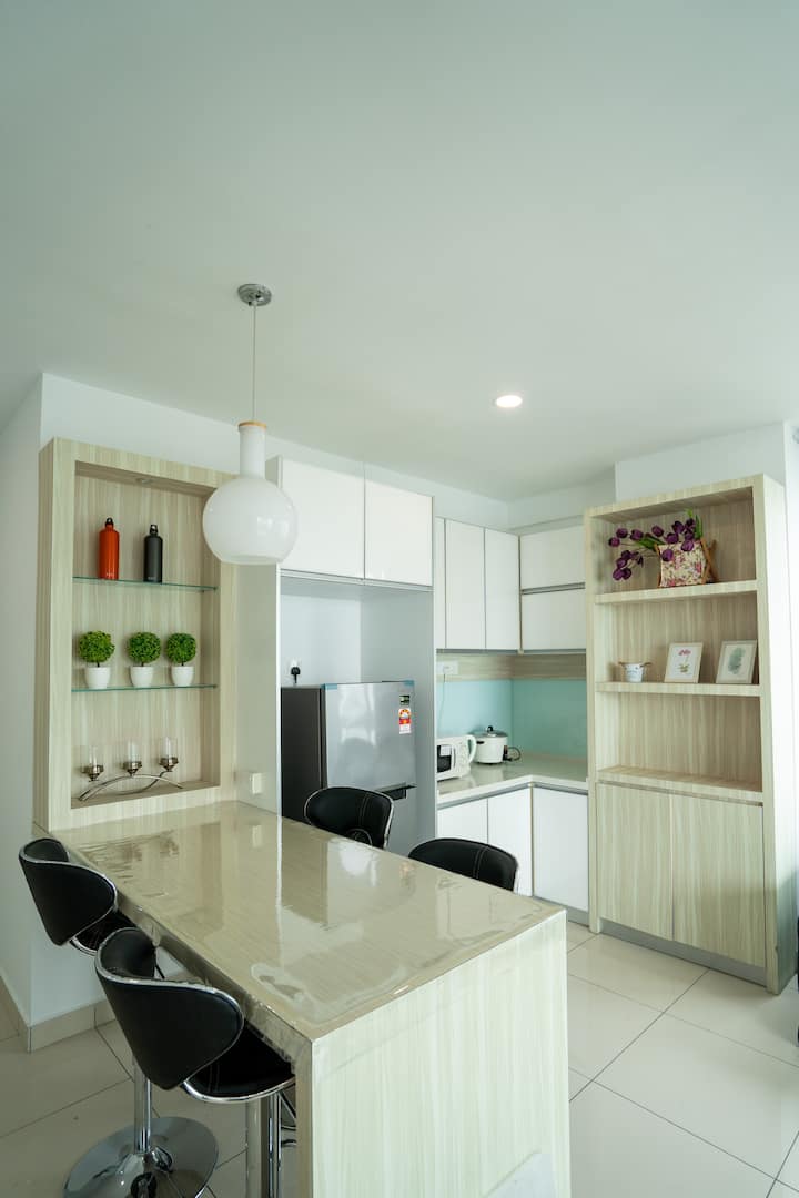 City & Seaview Condo @Gurney Georgetown - George Town