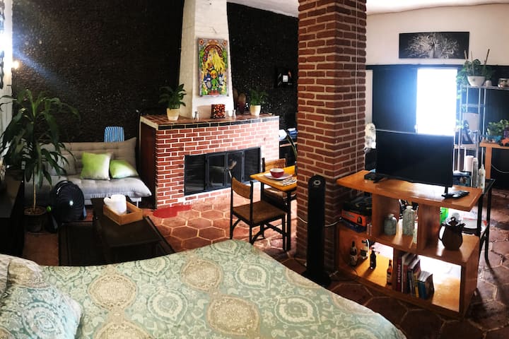 La Casita De Piedra. - Cuernavaca