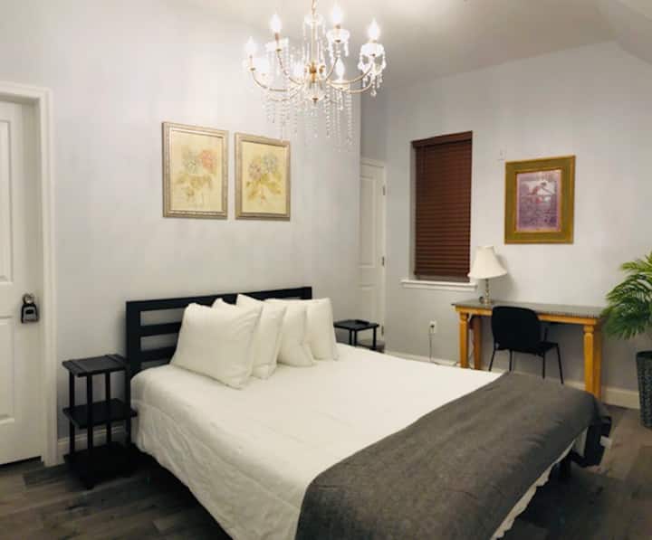 Luxury Suite, Patio, Convention Center Center City - Philadelphia, PA