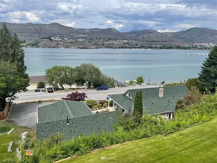 Beautiful Views Of Lake Chelan, 2br Balcony Scenic - Chelan, WA