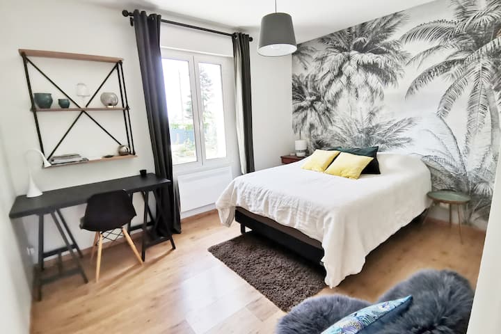 Chambre Et Salle De Bain - Melle, France