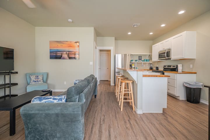 Sea-la-vie - Coastal Cottage With Community Pool - Rockport, TX