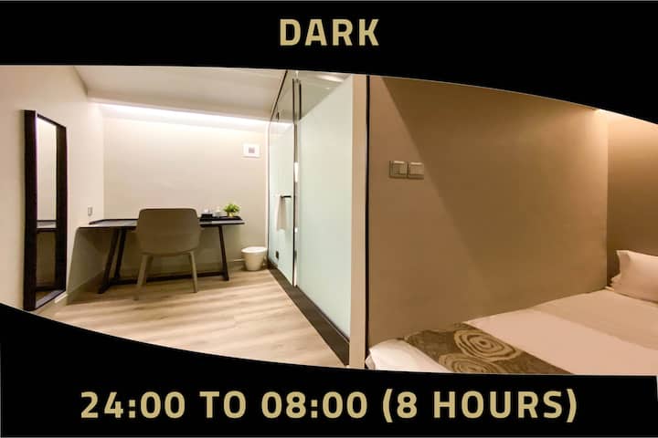 Double Room, Short Overnight, 8 Hours: 11:59pm-8am - Singapore