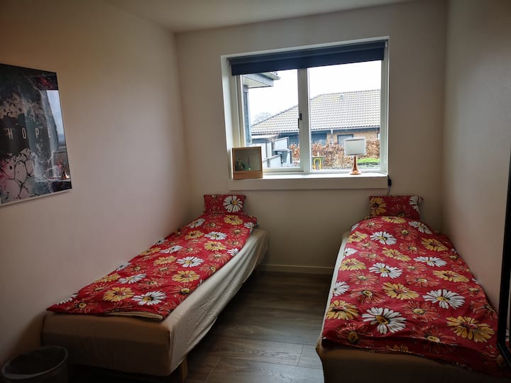 Clean And Quiet Room Close To Odense (Ruby Room) - Odense
