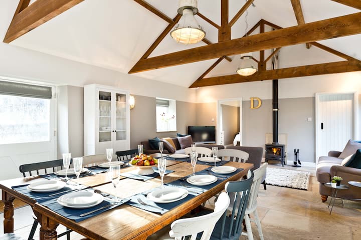 Sleeps 16 | Charming Barn Conversion Nr Bakewell - Bakewell