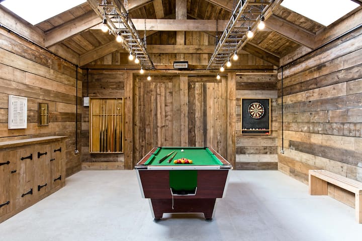 Sleeps 20 | Rural Barn Conversion With Games Room - Bakewell