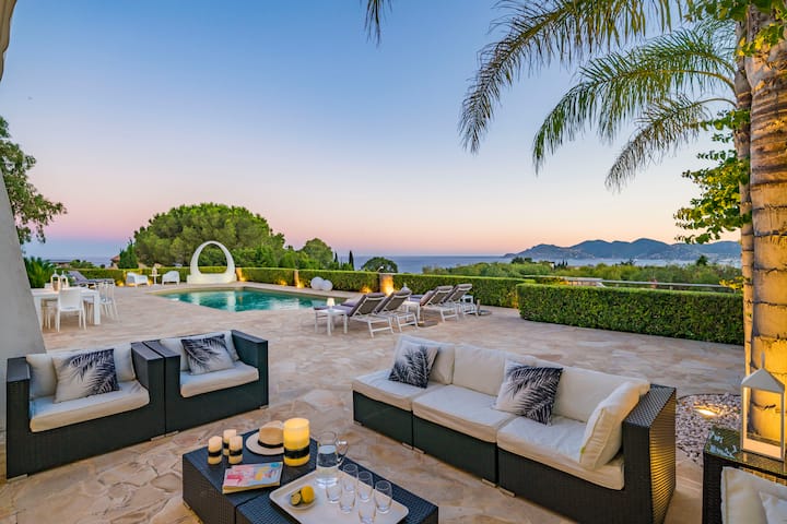 Beautiful Contemporary Villa, With Splendid Panoramic Sea View - Cannes