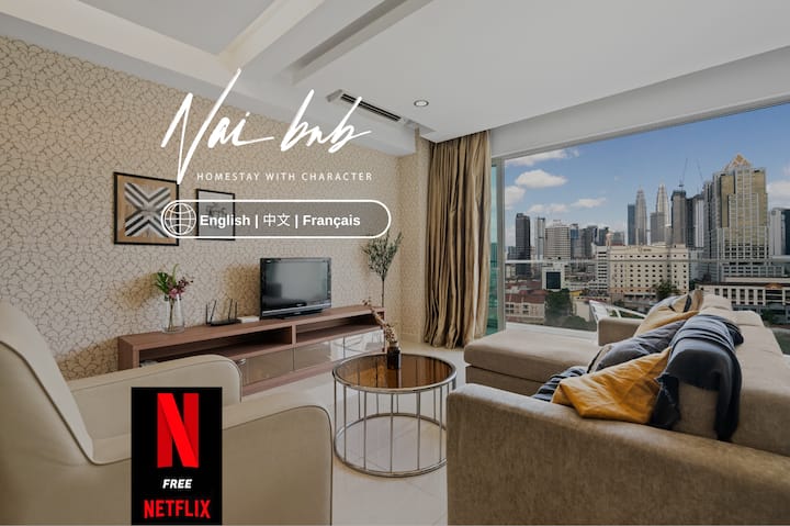 Gustav Klimt The Kiss With Klcc View - Kuala Lumpur