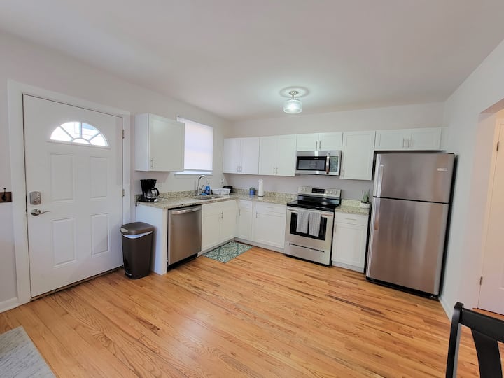 Garden Retreat Close To Downtown & Uva - Charlottesville, VA