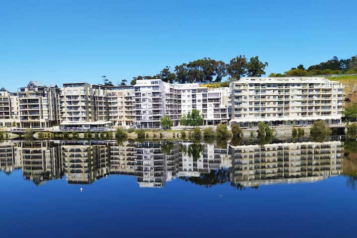 Bellville Holiday Rentals & Homes - Bellville, Cape Town, South Africa ...