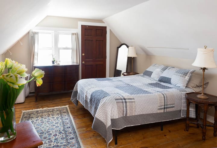 Fully Furnished 2br Apartment - Brattleboro, VT