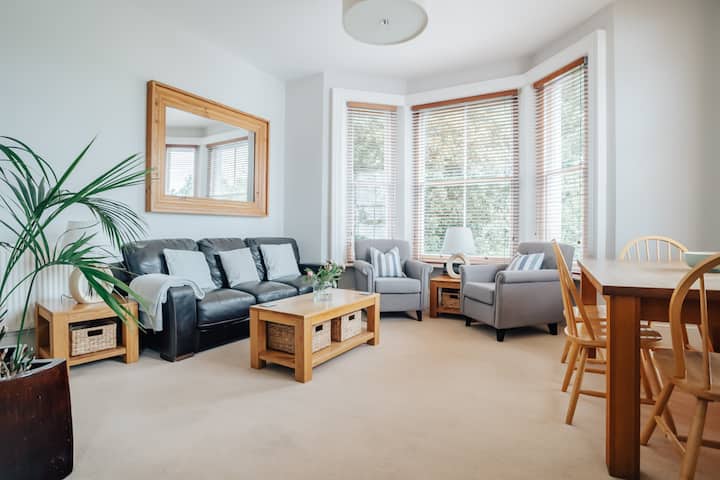 Spacious 2 Bed Apartment In Westbourne - Bournemouth