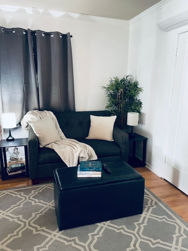 Private Cottage In Lb - Clean, Cozy, & Cute - Long Beach, CA