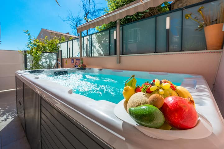 Apartments Rose Pool- Deluxe One Bedroom Apartment With Jacuzzi Pool And Partial Sea View - Dubrovnik