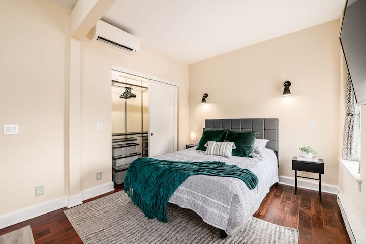 New Condo In Short North & Free Parking - Columbus, OH