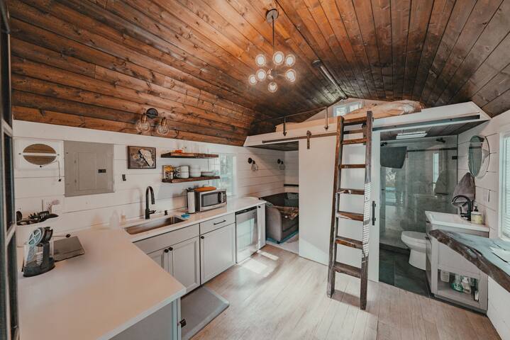 Clay Baby - luxury tiny cabin in nature