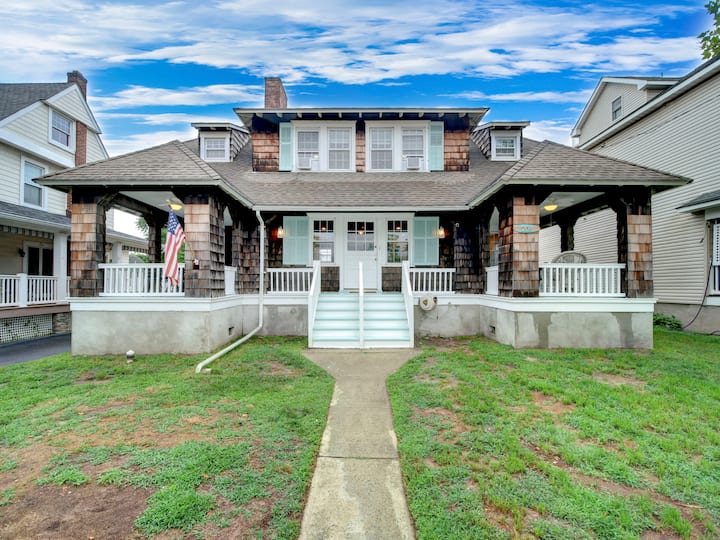 Belmar-right Near The Beach!*huge Yard!*unita(1/2) - Belmar, NJ