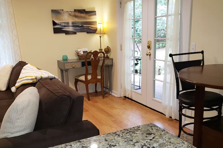 Creekside Apartment, In Wine Country, Wi-fi. - Redmond, WA