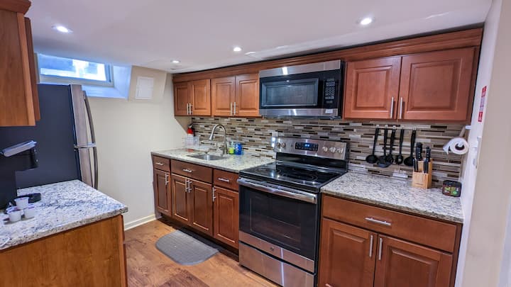 Renovated Cozy Private Apartment - Sleeps 5 - Long Island, NY