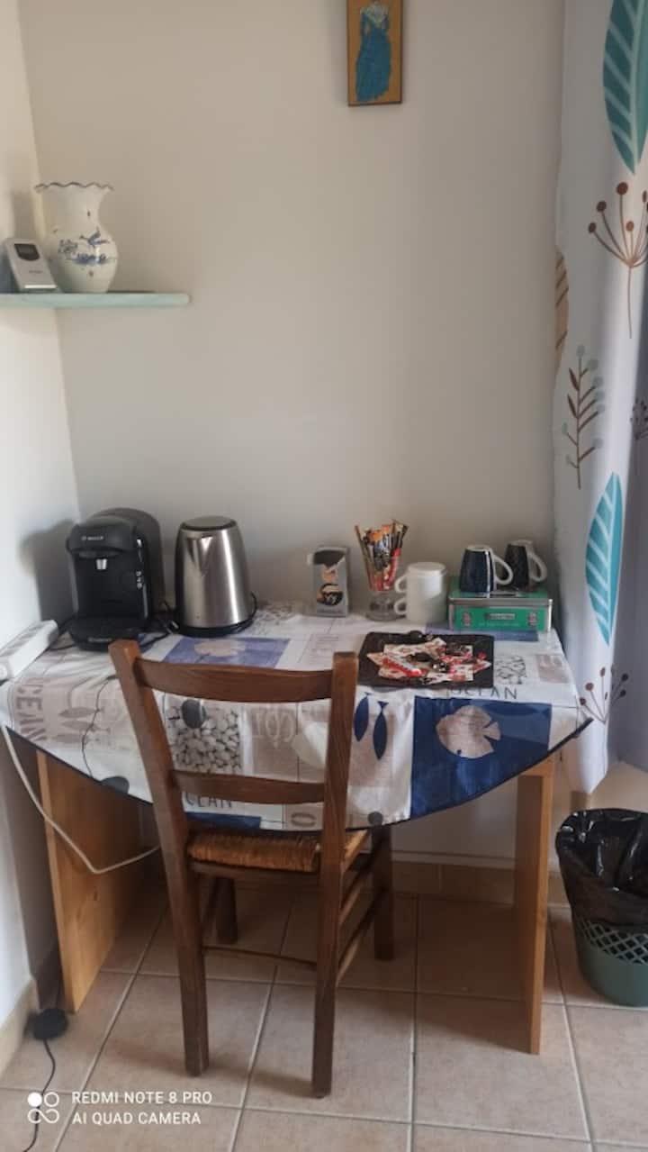 Chambre Indépendante Dans Petit Village Gardois - Beaucaire