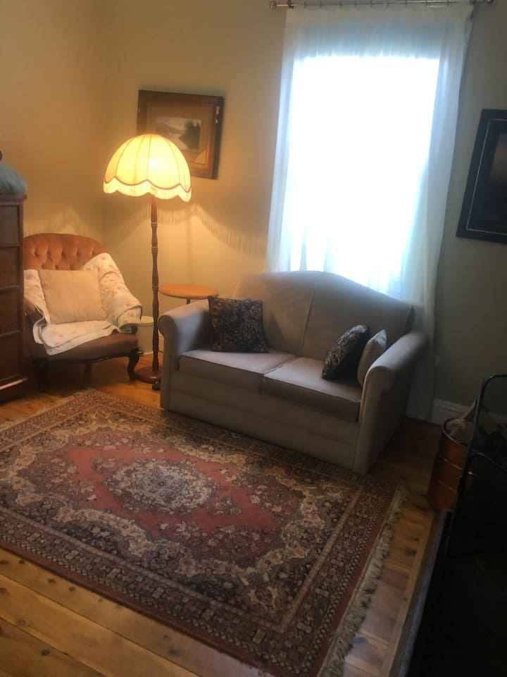 Moonstone Cottage - Orange