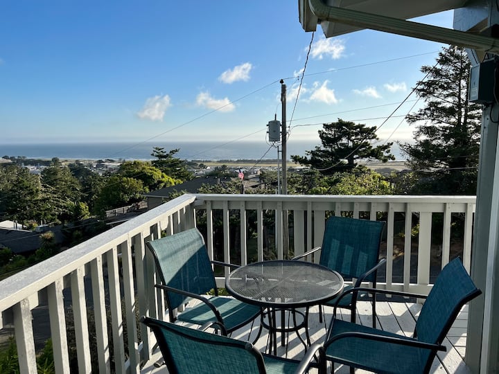 Hillside Haven (3bd, 3bth, Ocean View) - Gold Beach, OR