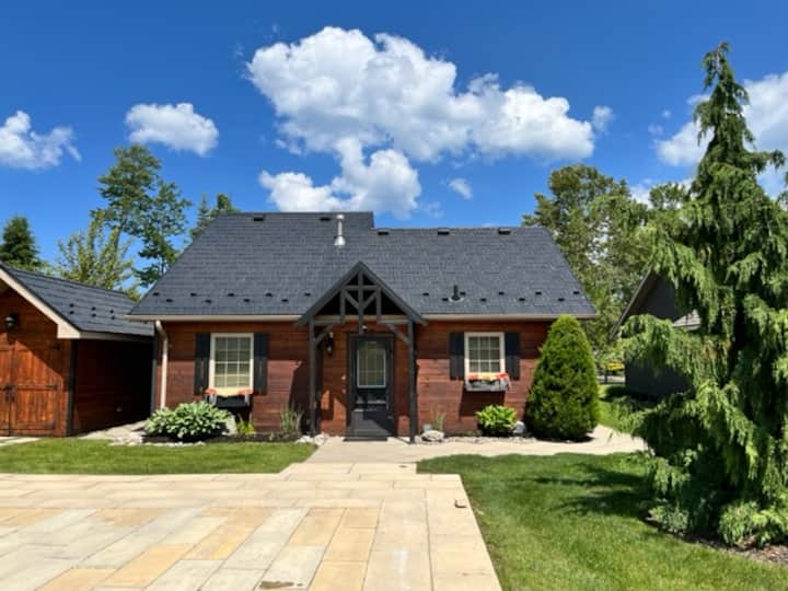 The Beach House - Wasaga Beach