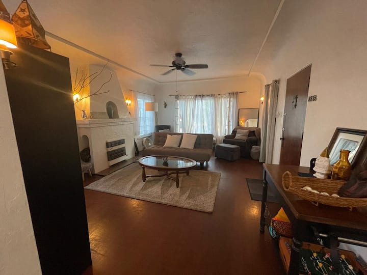Spacious 2 Bdrm Spanish-style In Alamitos Beach 🌼 - Long Beach, CA