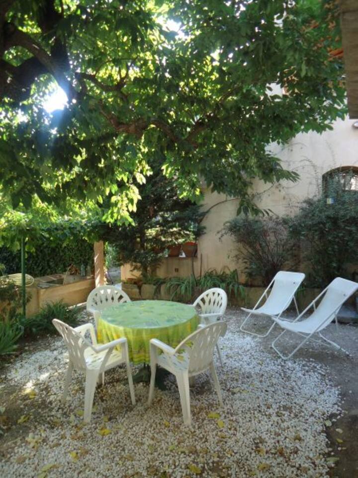 T2 1 * - Jardin Privatif -à 5 Min De La Plage - Le Lavandou