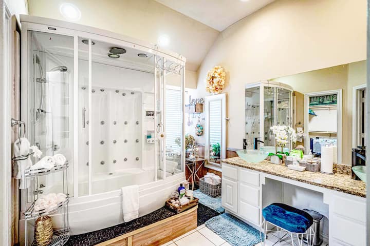 ★Sweet Retreat★spa★kidsplay★cowboys★sanitized! - Grand Prairie, TX