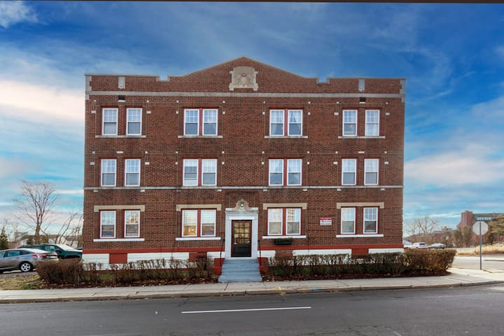 The Bushnell Suite (C2) - Hartford, CT