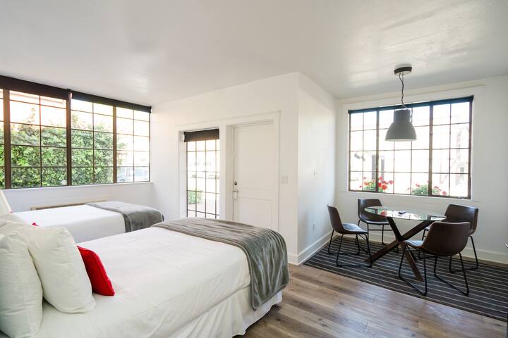 Room With 2 Double Beds In Boutique Hotel - Solvang, CA