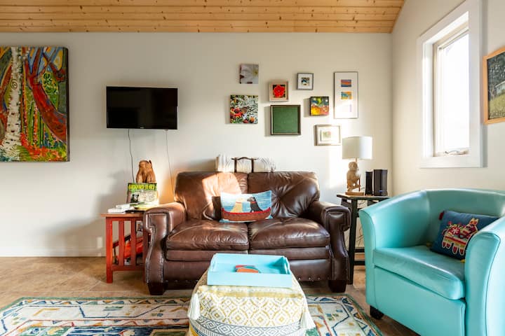 Peaceful Butterfly Cottage
 ~
Into Appalachia - Asheville, NC