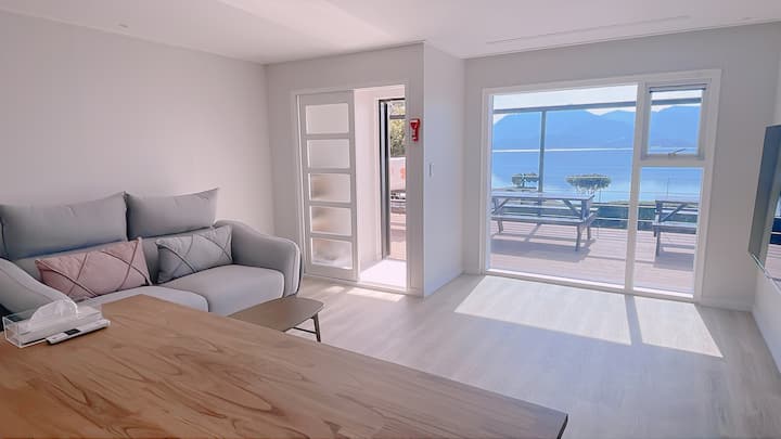 남해 한달살이 장기숙박
1호 (1층) <시인의집> 인피니티풀 테라스 바베큐 - South Korea