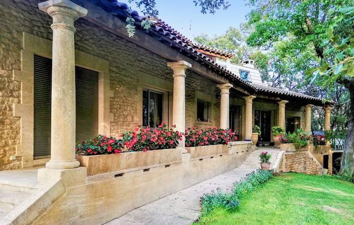 Villa En Pierre Avec Piscine Grand Jardin Arboré - Vers-Pont-du-Gard