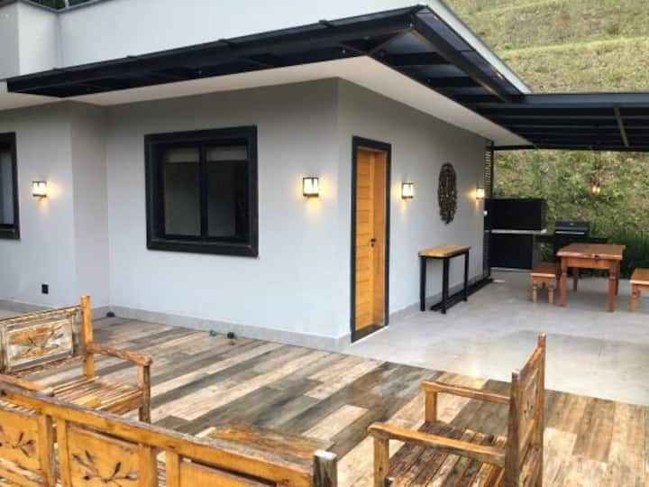 Macaws. Photos Of The Property. 100% Private Area!!! - Petrópolis
