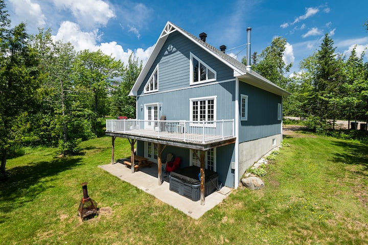 Chalet L'authentique: Massif, Spa Et Plein Air - Baie-Saint-Paul